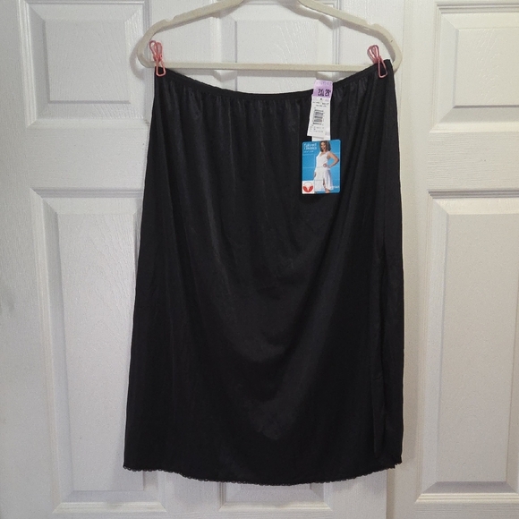 vassarette | Intimates & Sleepwear | Vassarette Classic Black Half Slip ...